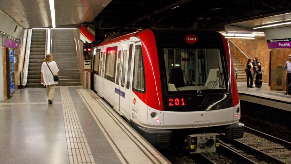 Barcelona Metro Guide - Metro Map, Lines and All Informations